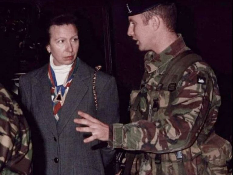 Complexus | About Aaron Donnelly